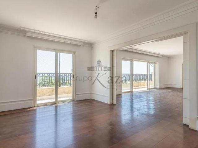 Cobertura Duplex Alto de Pinheiros 4 Suítes 525,47m²