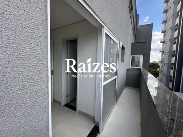 Cobertura Duplex com 4/4 sendo 2 suítes próximo ao Praia Clube