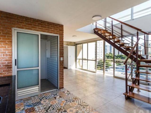 Cobertura duplex com 4 dormitórios sendo 2 suítes e 3 vagas na Vila Mariana