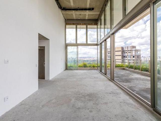 Cobertura Duplex com 4 suítes 5 vagas com 419,32m² úteis á venda em Moema, São Paulo