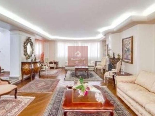 Cobertura Duplex! Com 5 suítes, 6 vagas e com 850m² Moema