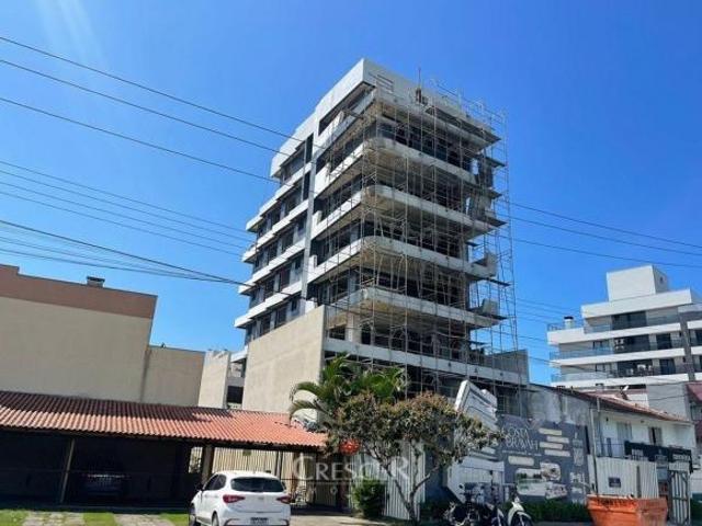 Cobertura duplex com 03 suítes e 02 vagas em Caiobá!