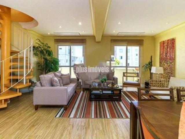 Cobertura duplex com 122 m²
