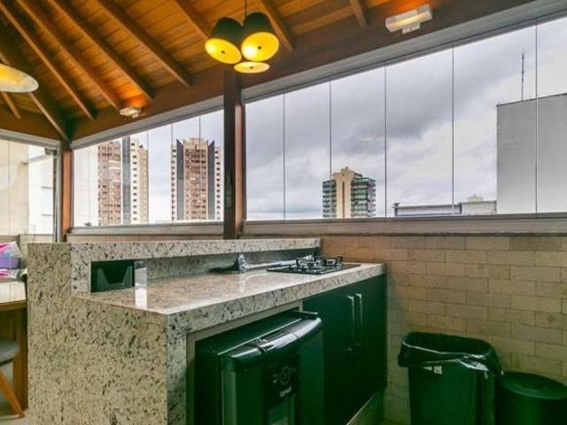 Cobertura duplex com 160m², 2 suítes, 2 vagas e varanda gourmet