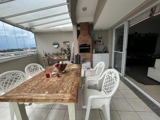 Cobertura duplex com 183m², 3 suítes, 3 vagas e área gourmet Avalia Permuta