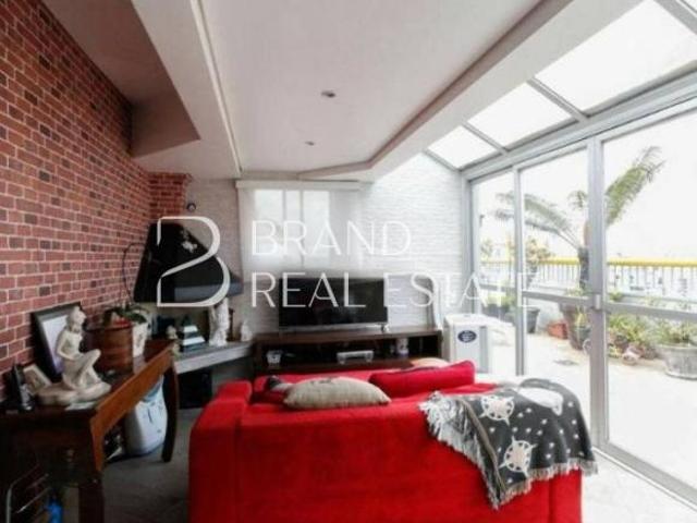 Cobertura Duplex com 194m², em ótima localização na Chácara Inglesa