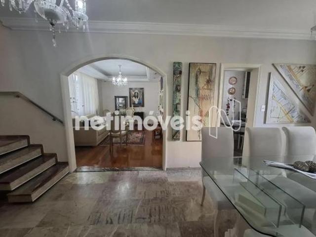 Cobertura duplex com 200 m2 no melhor da Savassi, com elevador e 2 vagas pronta