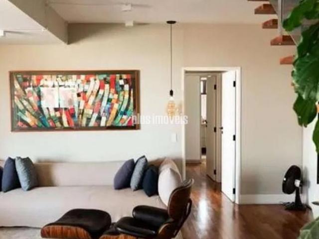 Cobertura Duplex com 210m² na R. Francisco Leitão Totalmente Reformada