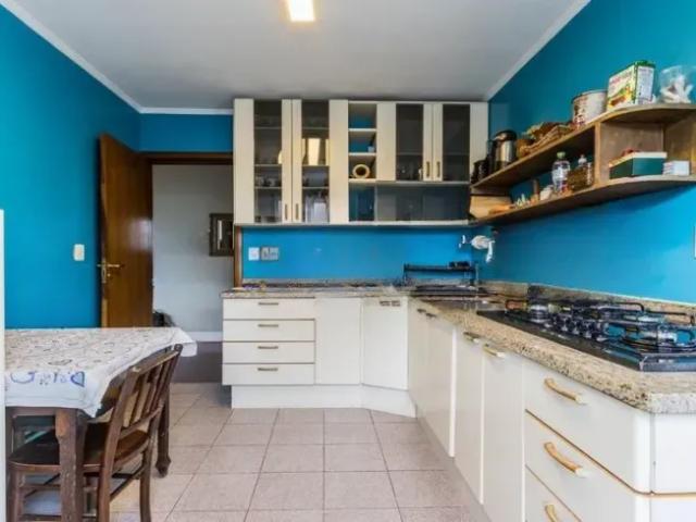 Cobertura Duplex com 228 metros 2 quartos 2 vagas no bairro Moinhos de Vento em Porto Alegre RS