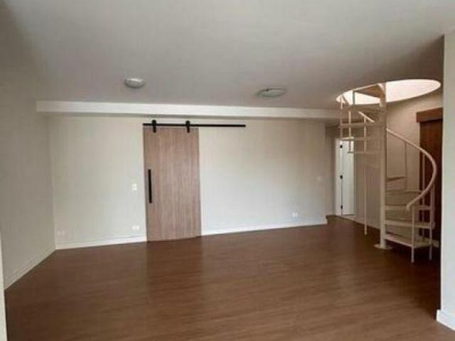 Cobertura duplex com 243m² de área útil, 3 dormitórios sendo 1 suíte, 2 vagas