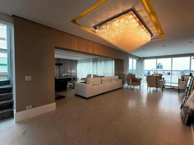 Cobertura duplex com 267m² 3 suítes à venda no bairro Vila Izabel