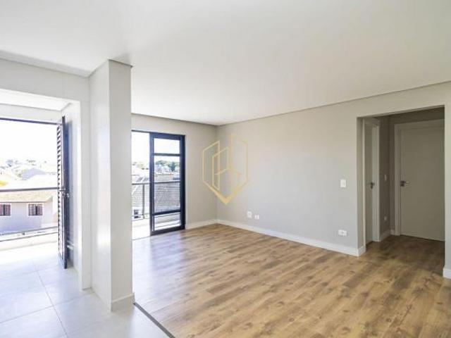 Cobertura duplex com 2 quartos e 2 vagas em Santa Felicidade