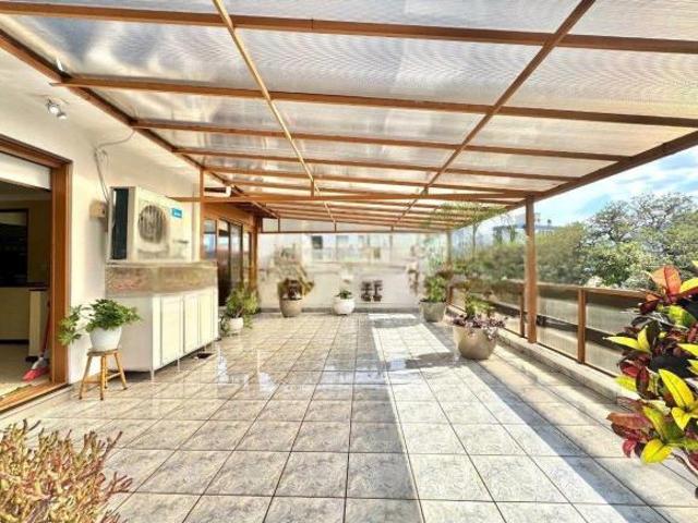 Cobertura duplex com 3 dormitórios e terraço no Cristo Redentor