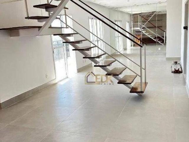 Cobertura Duplex com 3 dormitórios, sendo 2 suítes, à venda no centro de Taubaté/SP