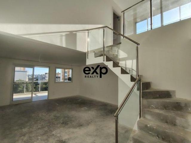 Cobertura duplex com 3 quartos no Bacacheri