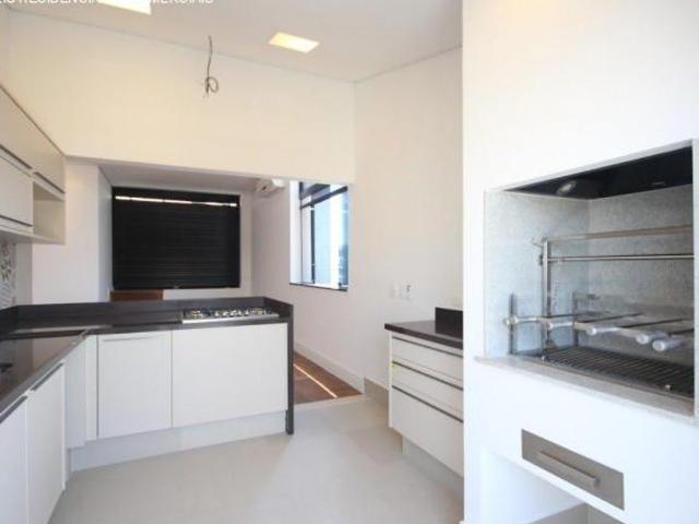 Cobertura duplex com 3 suítes 4 vagas a venda em Moema