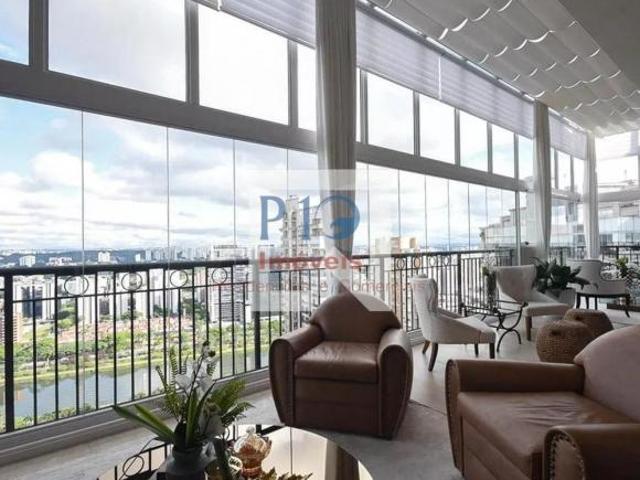 Cobertura Duplex com 3 suítes 6 vagas a venda no Panamby