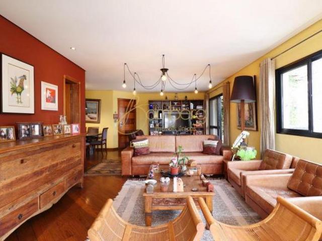 Cobertura duplex com varanda maravilhosa. Beleza vertical no Brooklin
