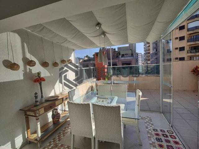Cobertura duplex com varanda e lazer na Praia da Enseada, Guaruja