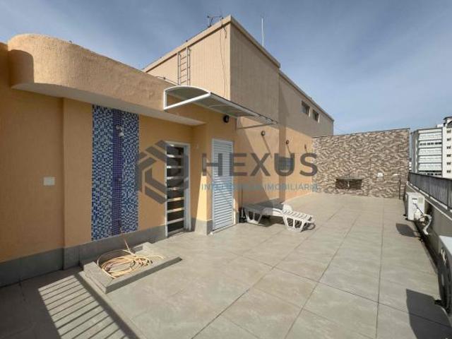 Cobertura duplex com varanda e sacada na quadra mar da Praia das Pitangueiras, G