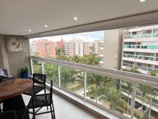 COBERTURA DUPLEX COM VISTA PARA O MAR