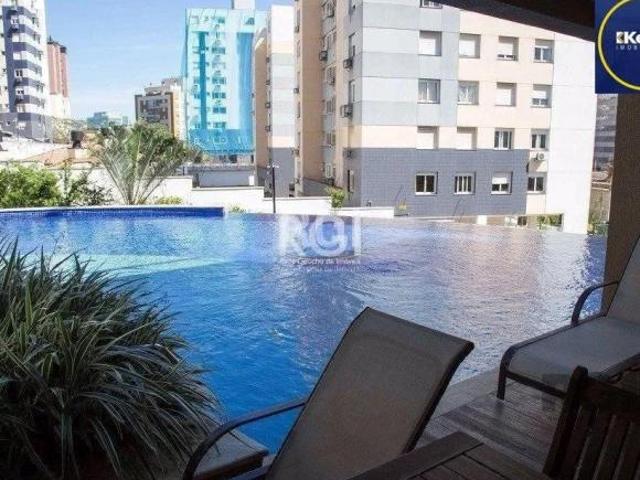 Cobertura Duplex, com área aberta de 200m². Andar superior amplo living