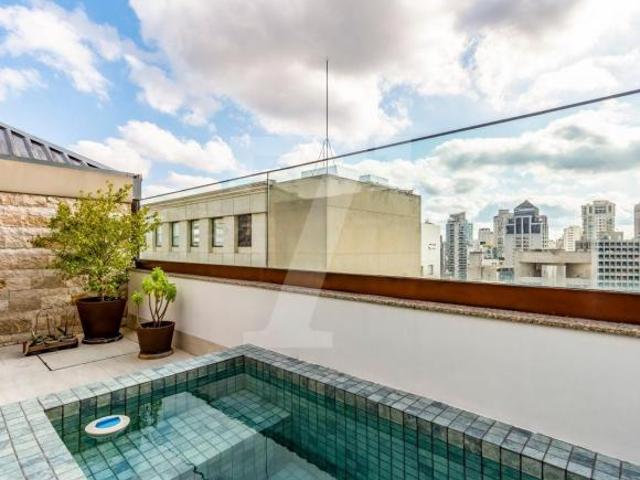 Cobertura duplex com área gourmet e piscina privativa