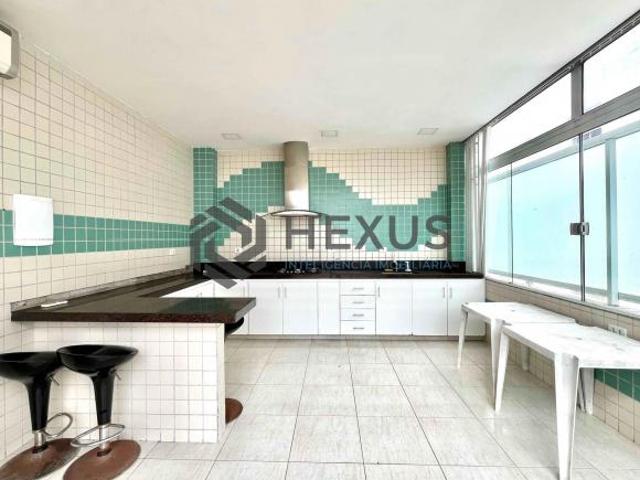 Cobertura duplex com área gourmet e sauna com hidromassagem a uma quadra da Prai