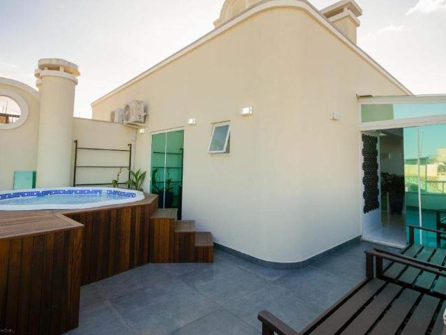 Cobertura Duplex com Jacuzzi Privativa a 240 Metros do Mar