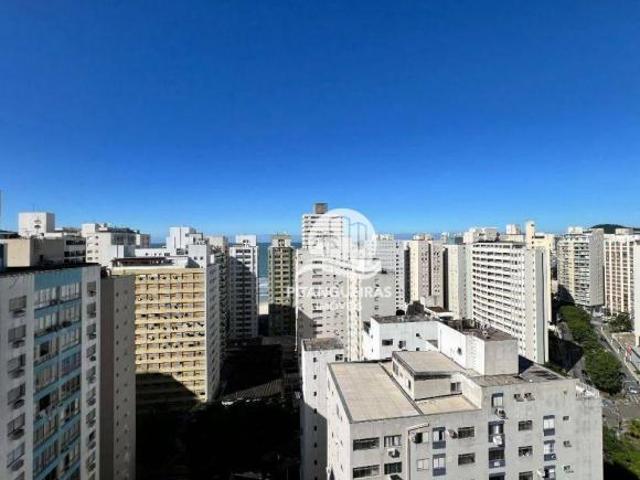 Cobertura duplex com mobília, 03 suítes sendo 01 suíte master, 300 m² de área útil, 01 sala ampla pa