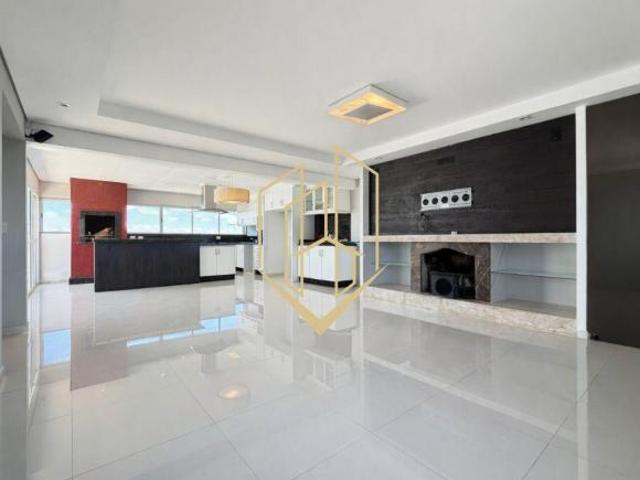 Cobertura duplex com piscina no Bigorrilho