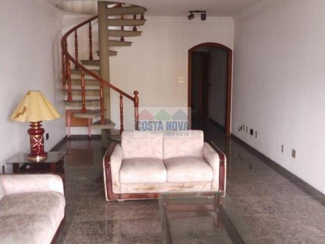Cobertura duplex com piscina á venda no Boqueirão, em Santos