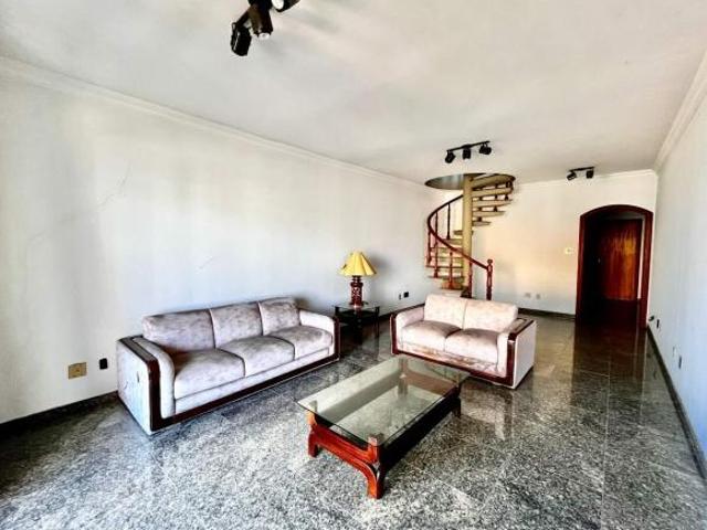 Cobertura duplex com piscina á venda no Boqueirão, em Santos