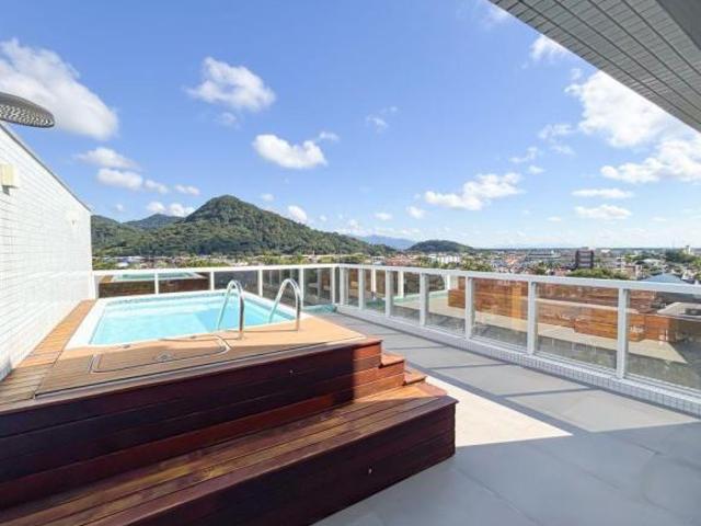 Cobertura duplex com piscina privativa em Caiobá Ref.: 721
