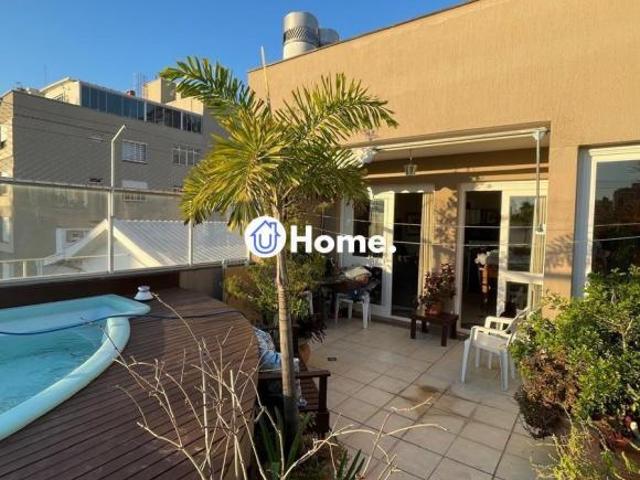 Cobertura duplex com piscina privativa, lareira e vista exclusiva