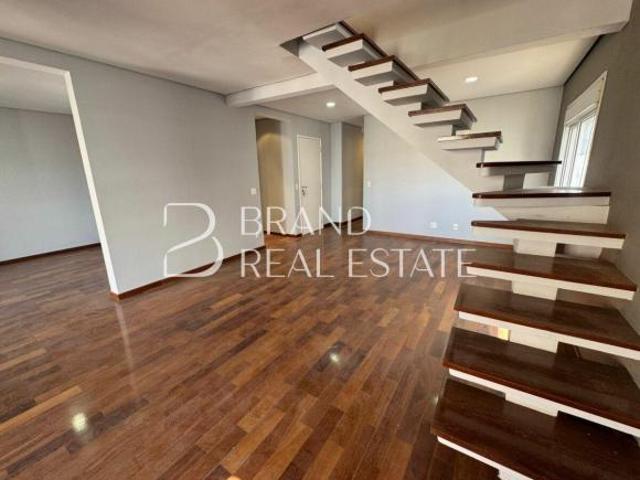 Cobertura duplex com piscina, 3 suítes, 3 vagas, localizado em Moema Indios, fora de rota