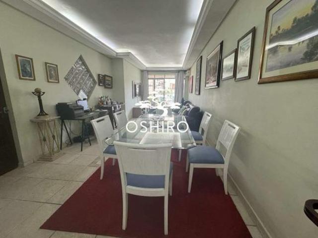 Cobertura Duplex com Solarium Ponta da Praia, com 300m², com 3 quartos sendo 2 suítes, repleta em ar