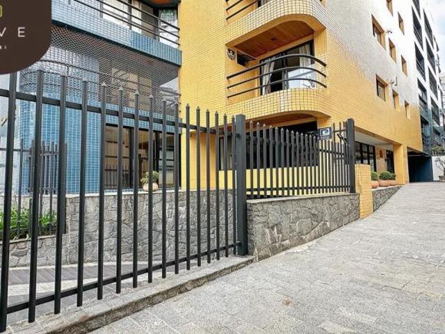 Cobertura Duplex compacta com Piscina Privativa no Batel – Churrasqueira e Terraço Exclusivos!