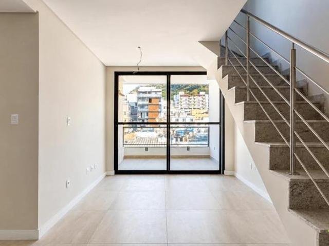 Cobertura Duplex de com 4 Quartos, 1 Suíte e Terraço no Vale do Ipê 150 m²
