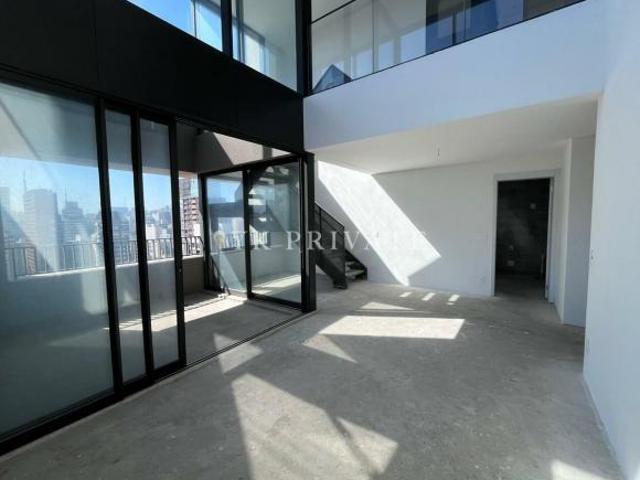 Cobertura Duplex de 260m² / 3 Suítes/ 4 Banheiros / 2 Vagas de garagem + Depósito em Pinheiros