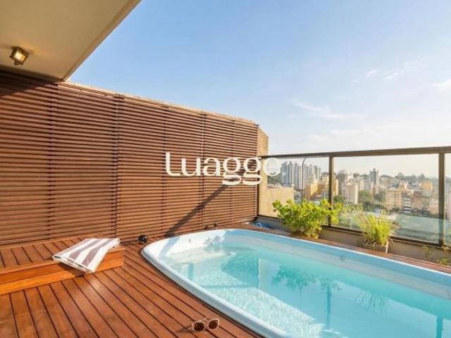Cobertura Duplex de 318m com Piscina Privativa, Energia Solar e Vista Panorâmica