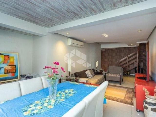 Cobertura duplex de 3 dormitórios e 2 vagas no bairro Rio Branco