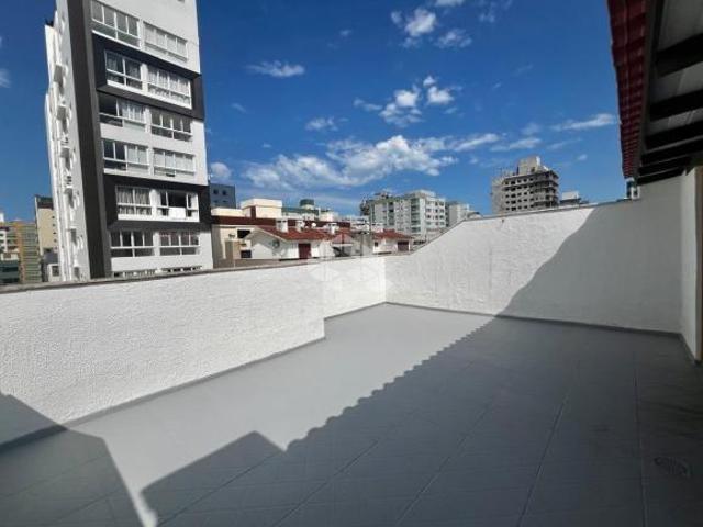 Cobertura duplex de 3 dormitórios sendo 1 suíte mobiliado com terraço no Centro de