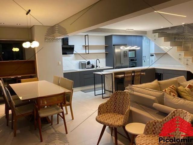 Cobertura duplex de 3 quartos, 1 suíte e 3 vagas no Sumaré, São Paulo SP, com 240m² de área