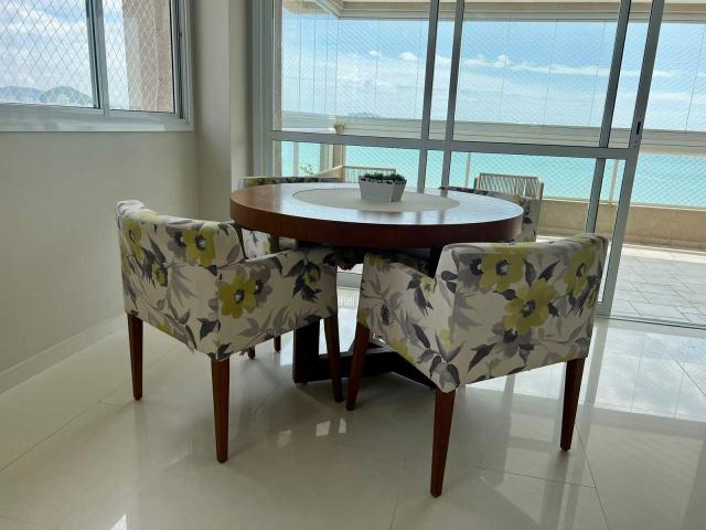 Cobertura Dúplex Exclusiva em Guarujá – Para até 10 Pessoas