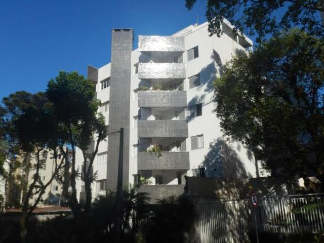 Cobertura Duplex Exclusiva no Coração do Água Verde: Um Novo Padrão de Vida