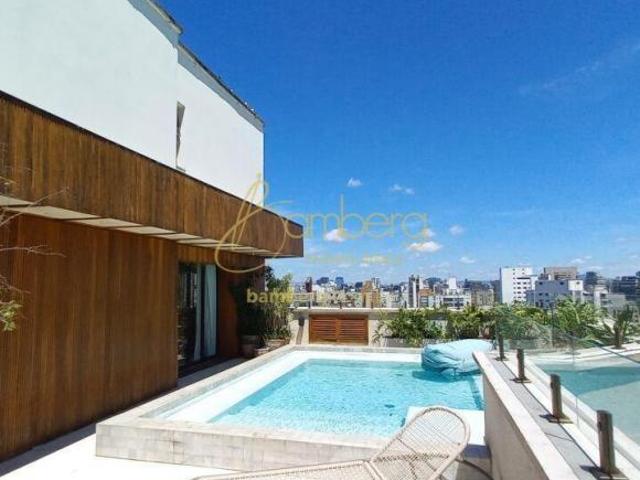 Cobertura duplex em Moema, com 400 m² e 3 suítes piscina. Um verdadeiro luxo