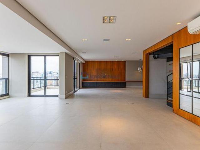 Cobertura Duplex em Moema com 4 suítes, 4 vagas, próximo ao Parque do Ibirapuera
