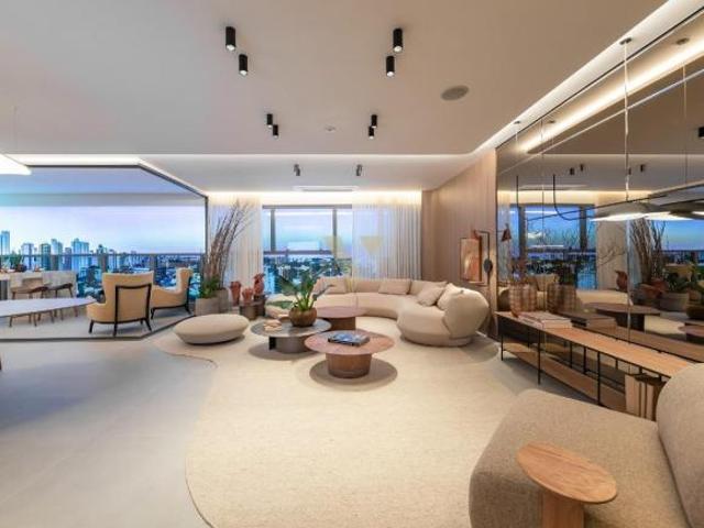 Cobertura duplex, em construção, 3 ou 4 suítes no Cabral