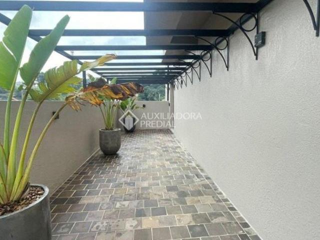 Cobertura Duplex em Gramado Elegância e Conforto Próximos ao Centro